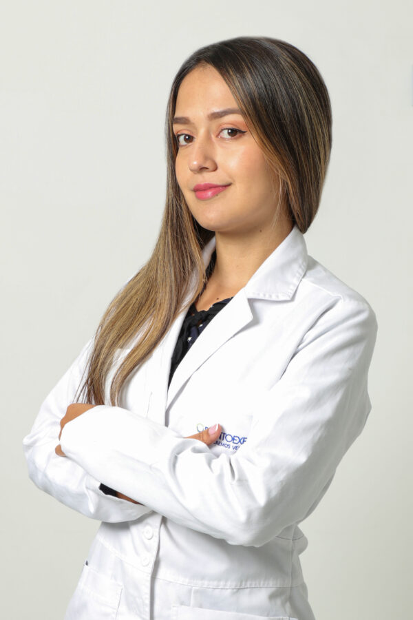 Daniela Holguín – Odontoexpertos